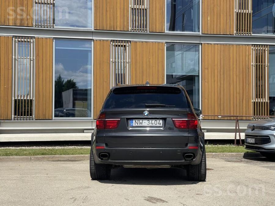 Melns BMW X5 2010 Rīga, ar dzinēja tilpumu 3.00 L un nobraukumu 288 tūkst. km par 15550 €, foto 5 vietnē AUTOMOTO.COM.LV