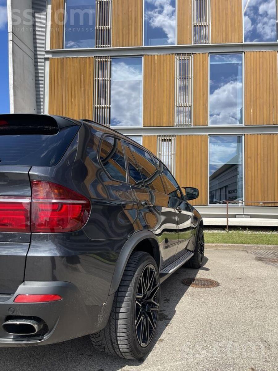 Melns BMW X5 2010 Rīga, ar dzinēja tilpumu 3.00 L un nobraukumu 288 tūkst. km par 15550 €, foto 9 vietnē AUTOMOTO.COM.LV