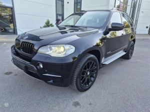 Black BMW X5 2010 in Kaunas, with an engine capacity of 2.99 L and mileage of 300 thousand km for 11300 €, photo  on AUTOMOTO.COM.LV
