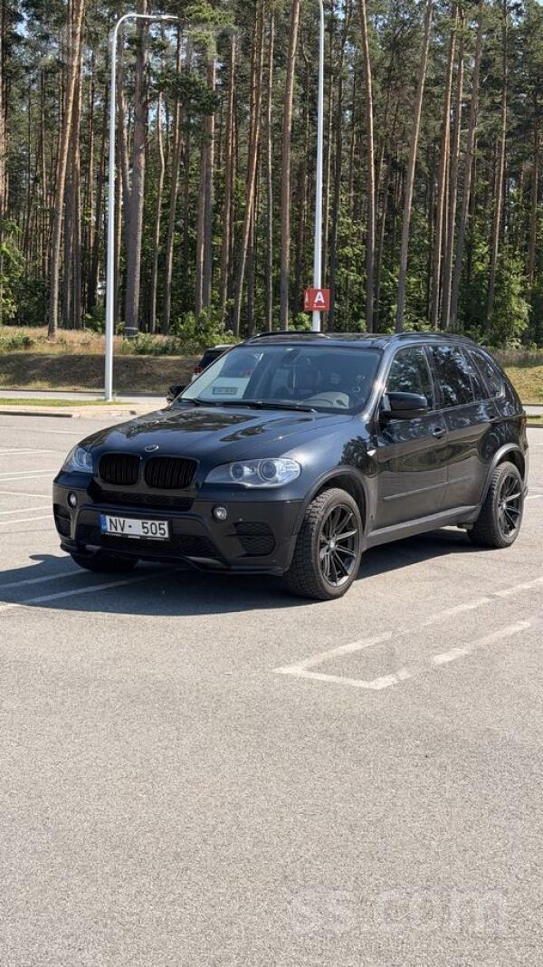 Melns BMW X5 2010 Rīga, ar dzinēja tilpumu 3.00 L un nobraukumu 442 tūkst. km par 11300 €, foto 2 vietnē AUTOMOTO.COM.LV