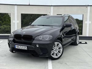 Black BMW X5 2010 in Vilnius, with an engine capacity of 2.99 L and mileage of 315 thousand km for 8950 €, photo  on AUTOMOTO.COM.LV
