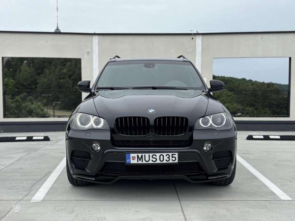 Melns BMW X5 2010 Viļņa, ar dzinēja tilpumu 2.99 L un nobraukumu 315 tūkst. km par 8950 €, foto 4 vietnē AUTOMOTO.COM.LV