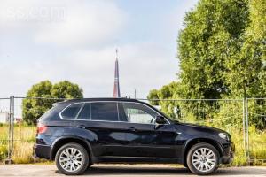 Melns BMW X5 2010 Rīga, ar dzinēja tilpumu 3.00 L un nobraukumu 329 tūkst. km par 8990 €, foto 6 vietnē AUTOMOTO.COM.LV
