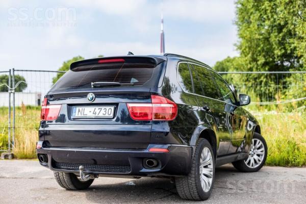 Melns BMW X5 2010 Rīga, ar dzinēja tilpumu 3.00 L un nobraukumu 329 tūkst. km par 8990 €, foto 7 vietnē AUTOMOTO.COM.LV