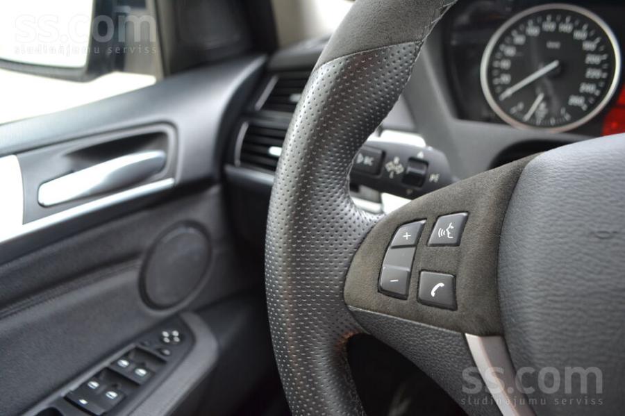 Melns BMW X5 2010 Rīga, ar dzinēja tilpumu 3.00 L un nobraukumu 280 tūkst. km par 10950 €, foto 25 vietnē AUTOMOTO.COM.LV