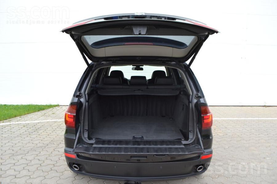 Melns BMW X5 2010 Rīga, ar dzinēja tilpumu 3.00 L un nobraukumu 280 tūkst. km par 10950 €, foto 30 vietnē AUTOMOTO.COM.LV