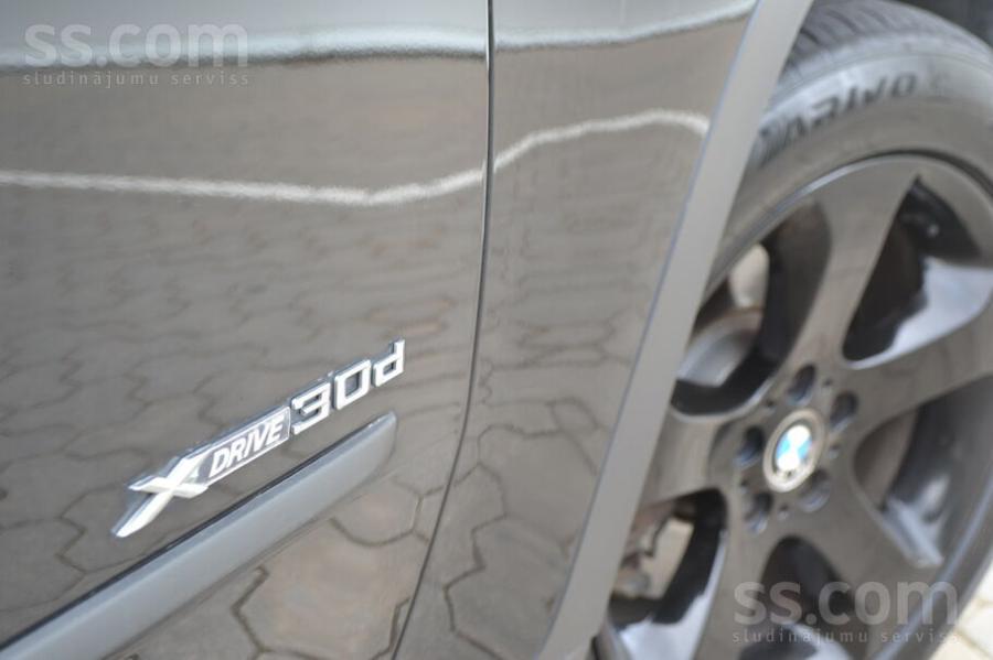 Melns BMW X5 2010 Rīga, ar dzinēja tilpumu 3.00 L un nobraukumu 280 tūkst. km par 10950 €, foto 33 vietnē AUTOMOTO.COM.LV