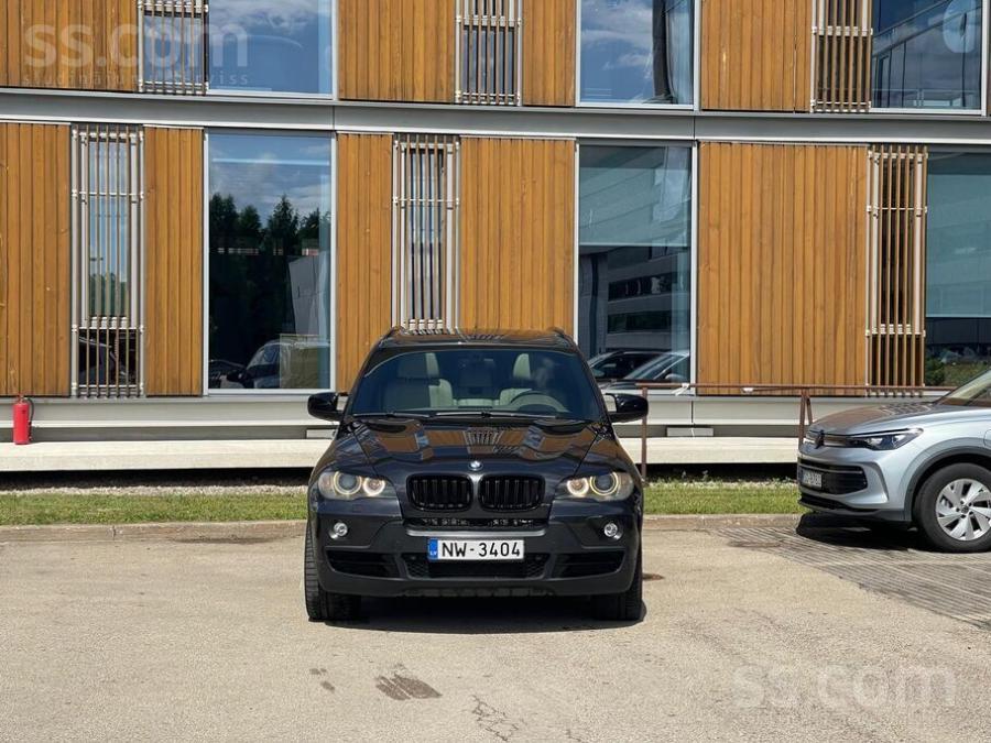 Melns BMW X5 2010 Rīga, ar dzinēja tilpumu 3.00 L un nobraukumu 288 tūkst. km par 13900 €, foto 3 vietnē AUTOMOTO.COM.LV