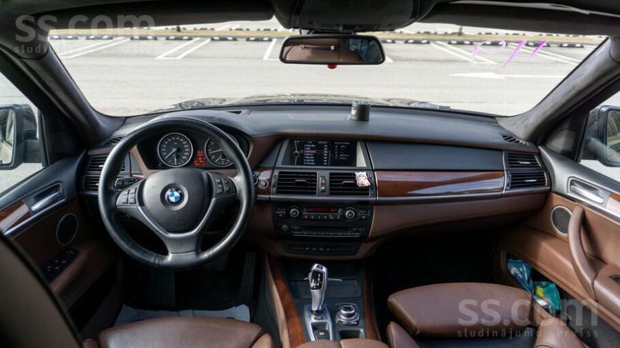 Melns BMW X5 2010 Rīga, ar dzinēja tilpumu 4.40 L un nobraukumu 129 tūkst. km par 11790 €, foto 12 vietnē AUTOMOTO.COM.LV