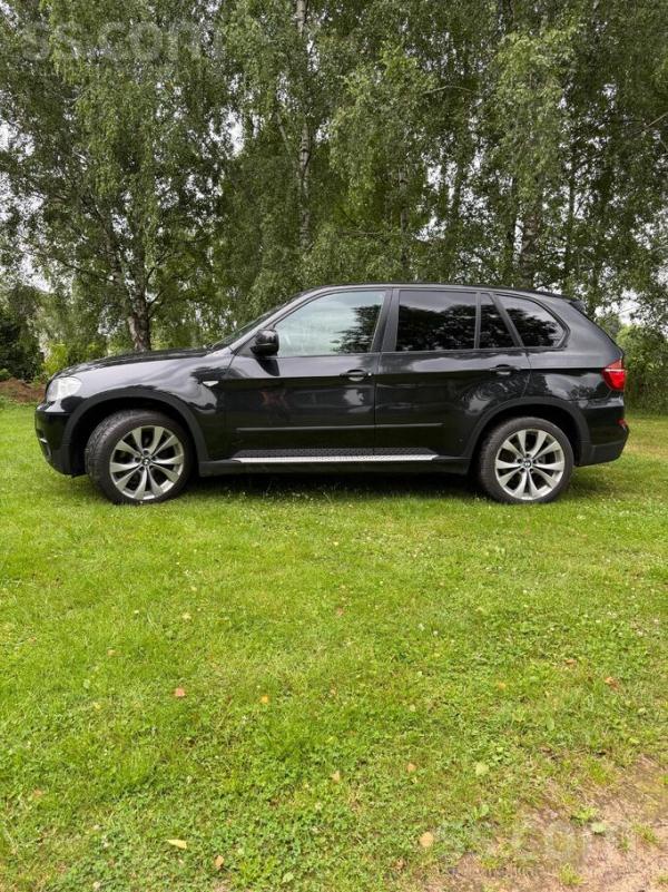 Melns BMW X5 2010 Rīga, ar dzinēja tilpumu 3.00 L un nobraukumu 393 tūkst. km par 7900 €, foto 2 vietnē AUTOMOTO.COM.LV