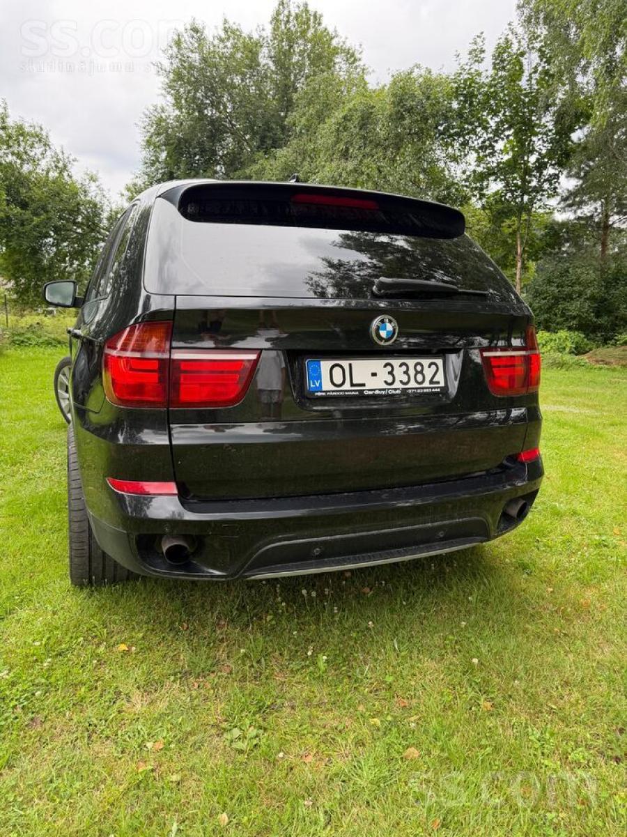 Melns BMW X5 2010 Rīga, ar dzinēja tilpumu 3.00 L un nobraukumu 393 tūkst. km par 7900 €, foto 6 vietnē AUTOMOTO.COM.LV