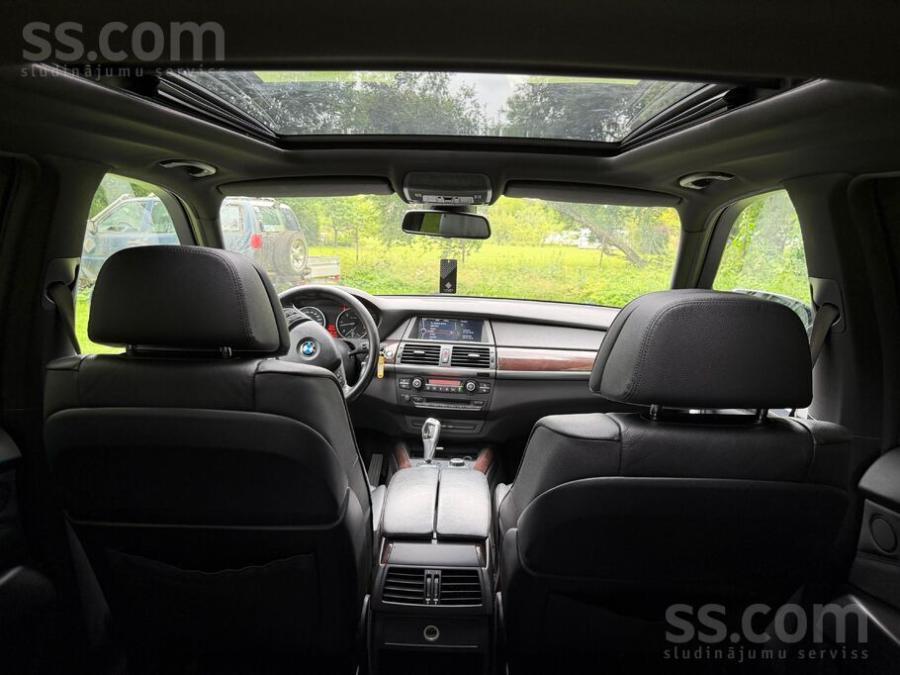 Melns BMW X5 2010 Rīga, ar dzinēja tilpumu 3.00 L un nobraukumu 393 tūkst. km par 7900 €, foto 9 vietnē AUTOMOTO.COM.LV