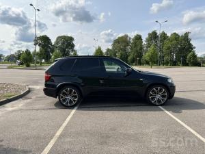 Melns BMW X5 2010 Daugavpils, ar dzinēja tilpumu 3.00 L un nobraukumu 304 tūkst. km par 11000 €, foto  vietnē AUTOMOTO.COM.LV
