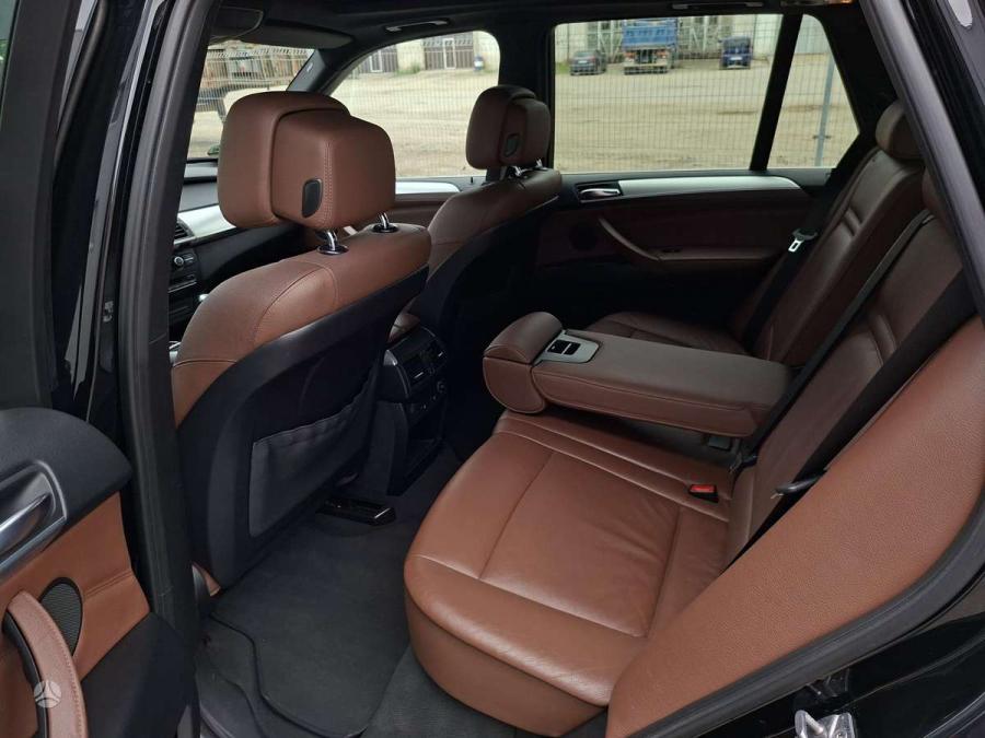 Melns BMW X5 2010 Ukmergė, ar dzinēja tilpumu 2.99 L un nobraukumu 339 tūkst. km par 10000 €, foto 14 vietnē AUTOMOTO.COM.LV