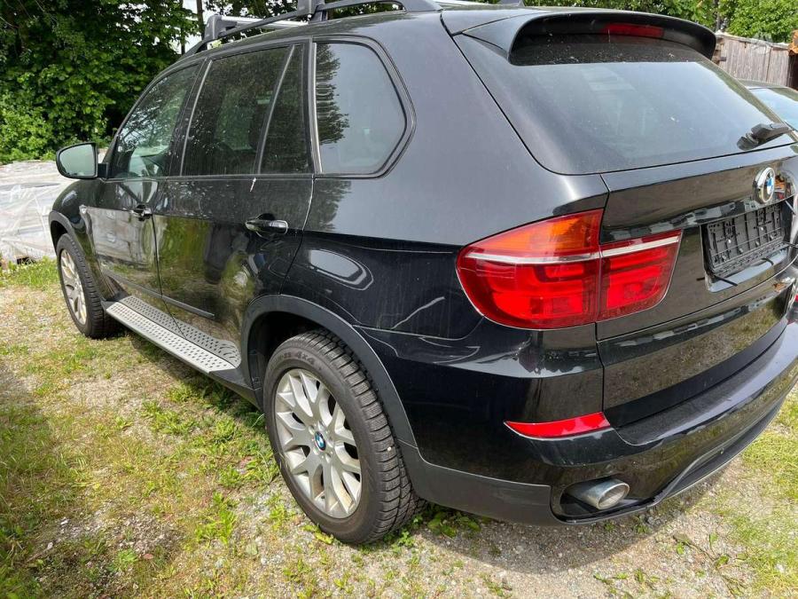Melns BMW X5 2010 Plungė, ar dzinēja tilpumu 2.99 L un nobraukumu 253 tūkst. km par 8450 €, foto 9 vietnē AUTOMOTO.COM.LV