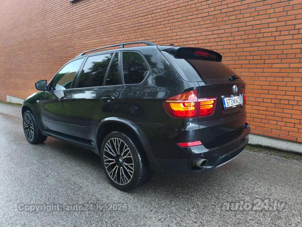 Black BMW X5 2010 in Viljandi, with an engine capacity of 3.00 L and mileage of 251 thousand km for 5500 €, photo 4 on AUTOMOTO.COM.LV