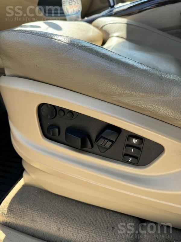 Melns BMW X5 2010 Rīga, ar dzinēja tilpumu 3.00 L un nobraukumu 282 tūkst. km par 9300 €, foto 3 vietnē AUTOMOTO.COM.LV