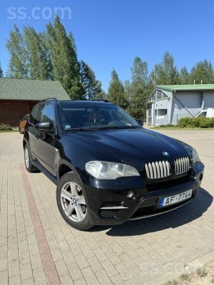 Black BMW X5 2010 in Riga, with an engine capacity of 3.00 L and mileage of 282 thousand km for 9300 €, photo  on AUTOMOTO.COM.LV
