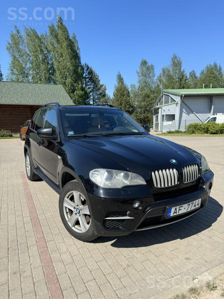 Melns BMW X5 2010 Rīga, ar dzinēja tilpumu 3.00 L un nobraukumu 282 tūkst. km par 9300 €, foto 1 vietnē AUTOMOTO.COM.LV