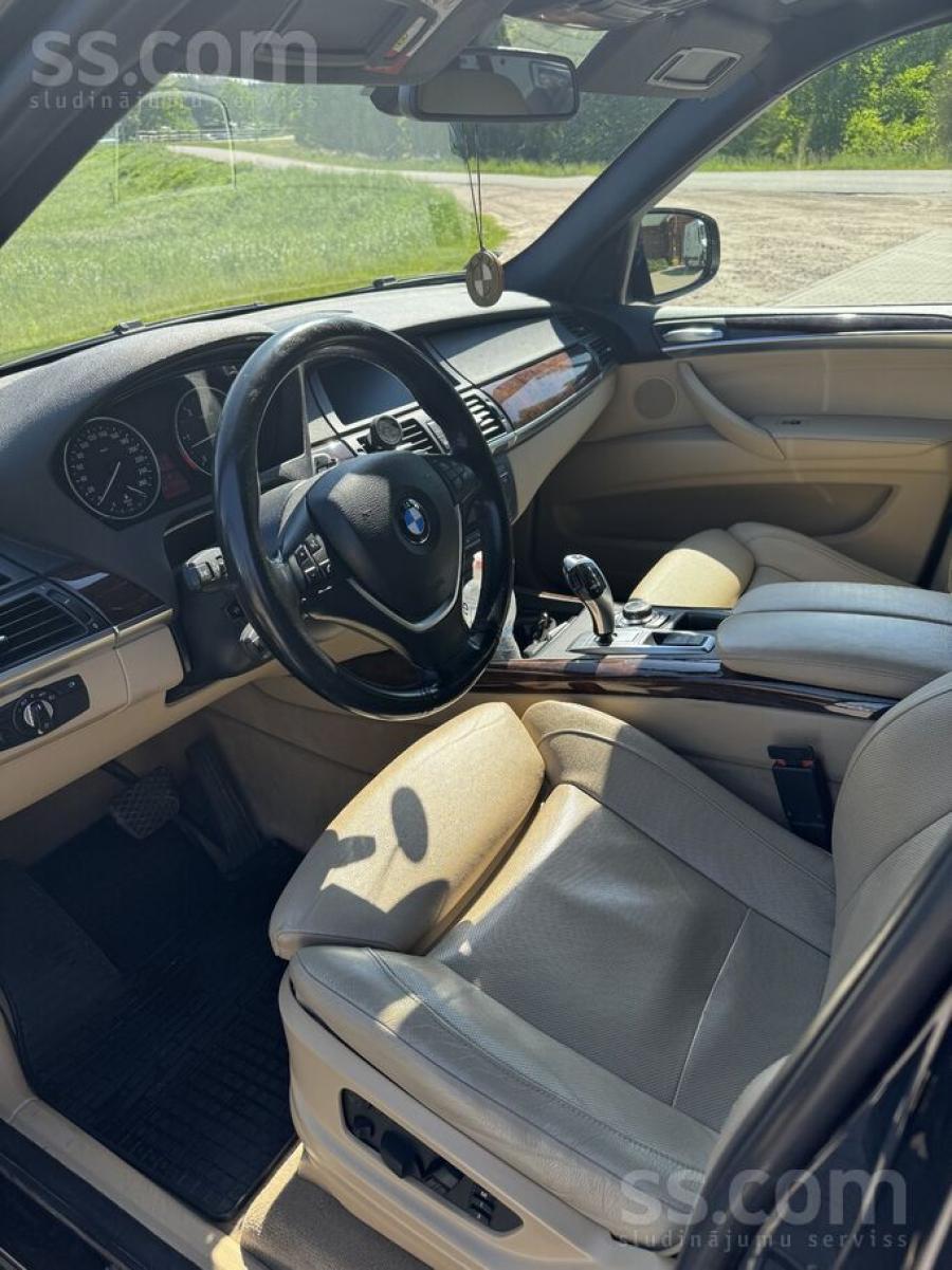 Melns BMW X5 2010 Rīga, ar dzinēja tilpumu 3.00 L un nobraukumu 282 tūkst. km par 9300 €, foto 3 vietnē AUTOMOTO.COM.LV