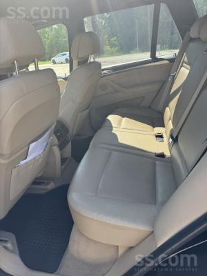 Melns BMW X5 2010 Rīga, ar dzinēja tilpumu 3.00 L un nobraukumu 282 tūkst. km par 9300 €, foto 5 vietnē AUTOMOTO.COM.LV