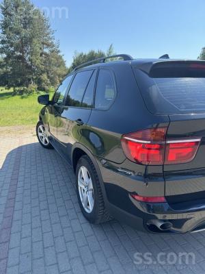 Melns BMW X5 2010 Rīga, ar dzinēja tilpumu 3.00 L un nobraukumu 282 tūkst. km par 9300 €, foto 7 vietnē AUTOMOTO.COM.LV