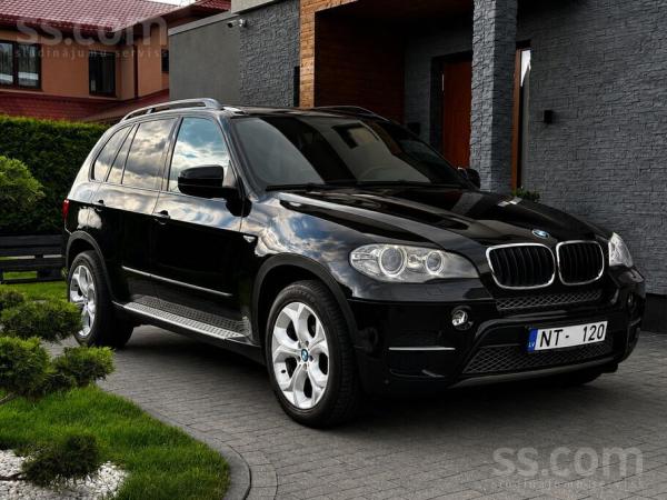Black BMW X5 2010 in Riga, with an engine capacity of 3.00 L and mileage of 176 thousand km for 13500 €, photo 2 on AUTOMOTO.COM.LV