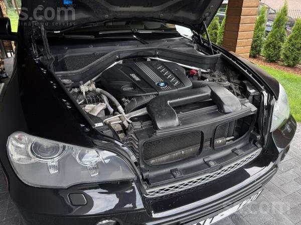 Black BMW X5 2010 in Riga, with an engine capacity of 3.00 L and mileage of 176 thousand km for 13500 €, photo 5 on AUTOMOTO.COM.LV