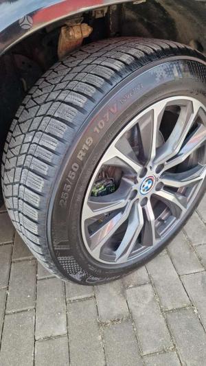 Black BMW X5 2010 in Kaunas, with an engine capacity of 2.99 L and mileage of 306 thousand km for 7450 €, photo 6 on AUTOMOTO.COM.LV