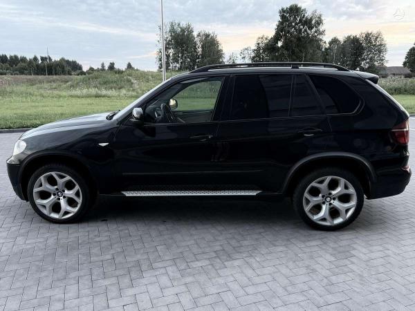 Black BMW X5 2010 in Siauliai, with an engine capacity of 2.99 L and mileage of 370 thousand km for 7700 €, photo 8 on AUTOMOTO.COM.LV