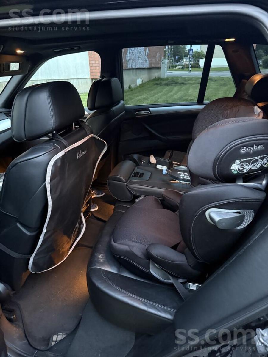 Melns BMW X5 2010 Ogre, ar dzinēja tilpumu 3.00 L un nobraukumu 272 tūkst. km par 12500 €, foto 10 vietnē AUTOMOTO.COM.LV