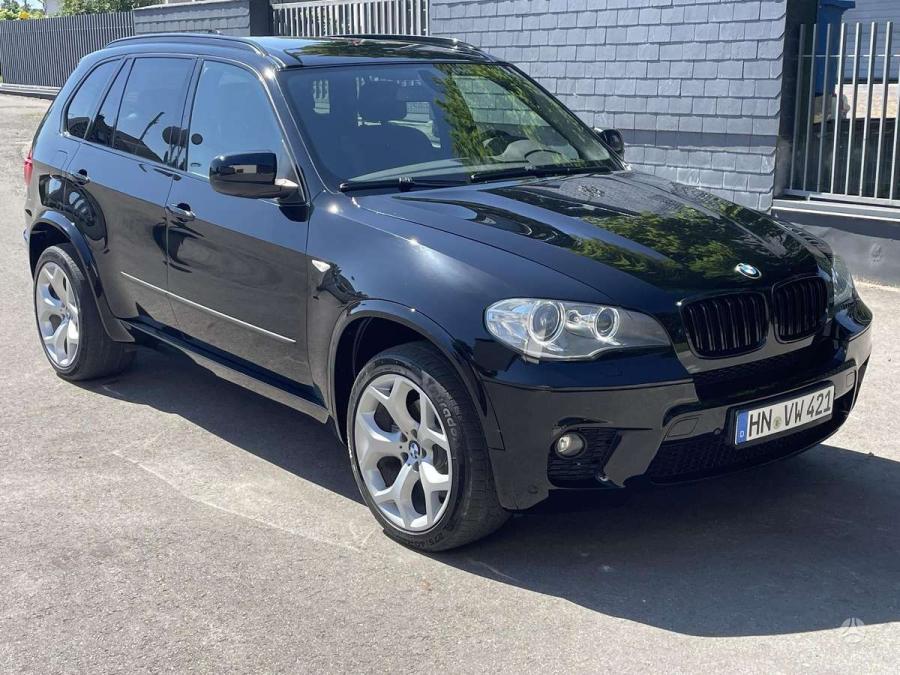 Melns BMW X5 2010 Marijampole, ar dzinēja tilpumu 3.00 L un nobraukumu 204 tūkst. km par 11950 €, foto 1 vietnē AUTOMOTO.COM.LV