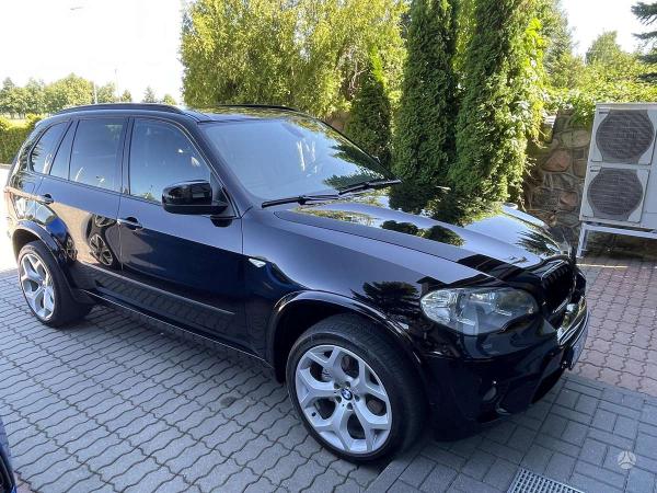 Black BMW X5 2010 in Marijampole, with an engine capacity of 3.00 L and mileage of 204 thousand km for 11950 €, photo 10 on AUTOMOTO.COM.LV
