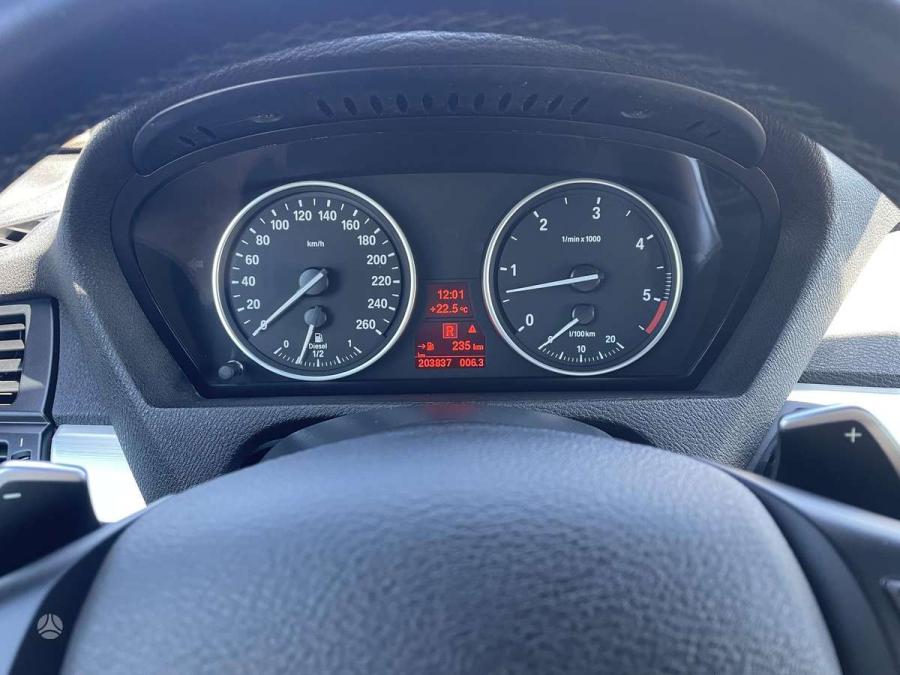 Melns BMW X5 2010 Marijampole, ar dzinēja tilpumu 3.00 L un nobraukumu 204 tūkst. km par 11950 €, foto 23 vietnē AUTOMOTO.COM.LV