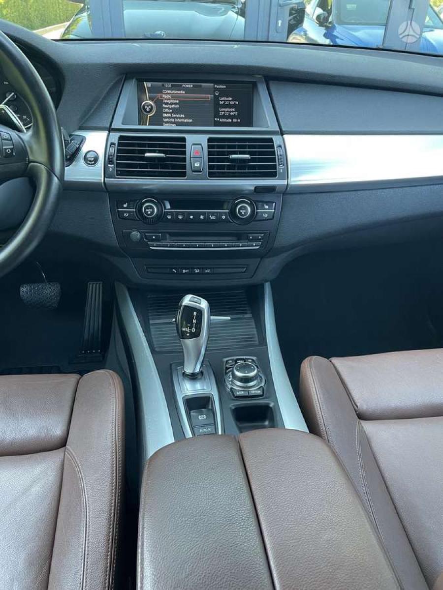Melns BMW X5 2010 Marijampole, ar dzinēja tilpumu 3.00 L un nobraukumu 204 tūkst. km par 11950 €, foto 24 vietnē AUTOMOTO.COM.LV