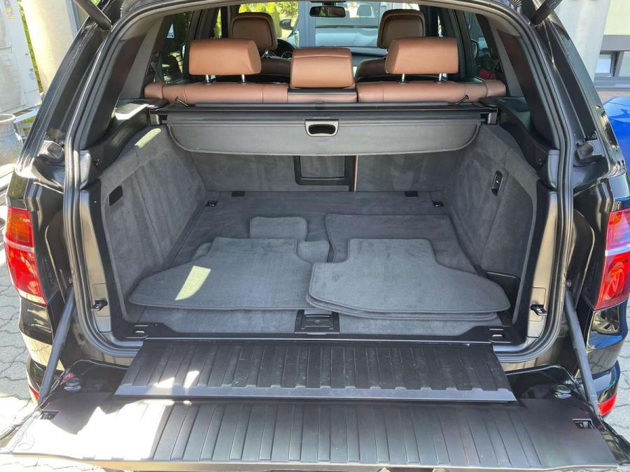 Melns BMW X5 2010 Marijampole, ar dzinēja tilpumu 3.00 L un nobraukumu 204 tūkst. km par 11950 €, foto 31 vietnē AUTOMOTO.COM.LV