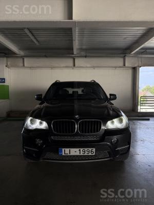 Melns BMW X5 2010 Rīga, ar dzinēja tilpumu 3.00 L un nobraukumu 388 tūkst. km par 11500 €, foto 3 vietnē AUTOMOTO.COM.LV