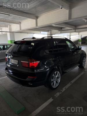 Melns BMW X5 2010 Rīga, ar dzinēja tilpumu 3.00 L un nobraukumu 388 tūkst. km par 11500 €, foto 5 vietnē AUTOMOTO.COM.LV
