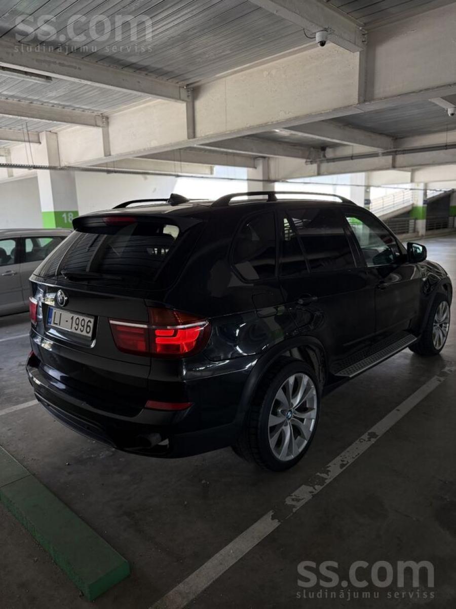 Melns BMW X5 2010 Rīga, ar dzinēja tilpumu 3.00 L un nobraukumu 388 tūkst. km par 11500 €, foto 5 vietnē AUTOMOTO.COM.LV