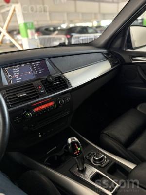 Melns BMW X5 2010 Rīga, ar dzinēja tilpumu 3.00 L un nobraukumu 388 tūkst. km par 11500 €, foto 11 vietnē AUTOMOTO.COM.LV
