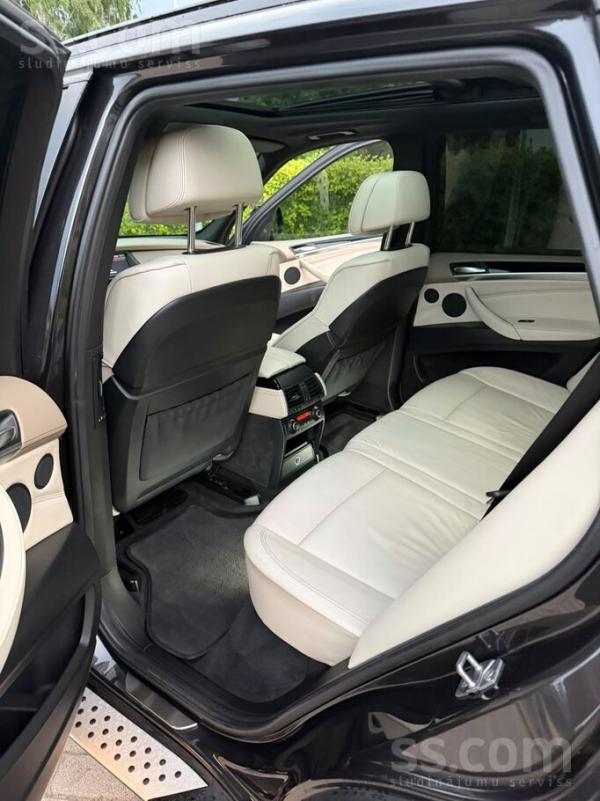 Melns BMW X5 2010 Rīga, ar dzinēja tilpumu 3.00 L un nobraukumu 288 tūkst. km par 12000 €, foto 9 vietnē AUTOMOTO.COM.LV