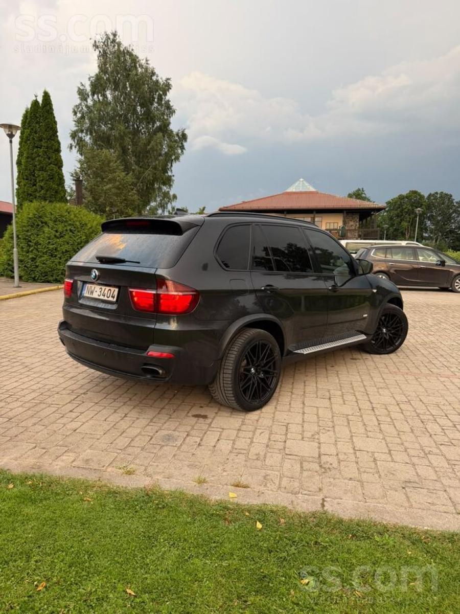 Melns BMW X5 2010 Rīga, ar dzinēja tilpumu 3.00 L un nobraukumu 288 tūkst. km par 12000 €, foto 3 vietnē AUTOMOTO.COM.LV