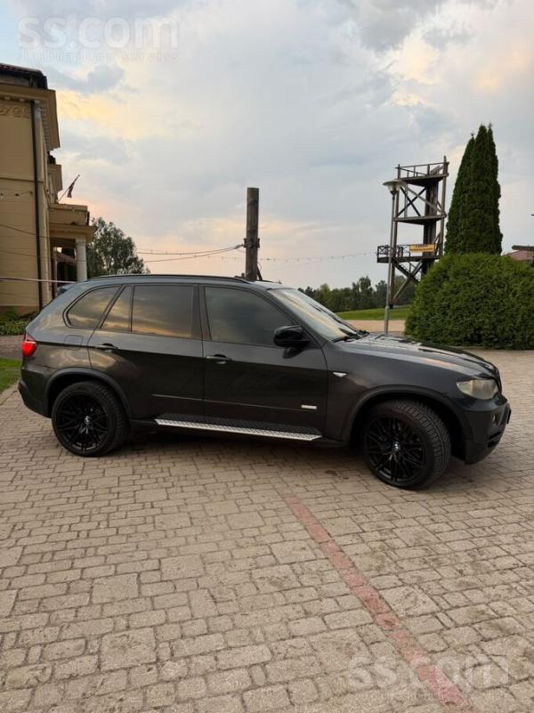 Melns BMW X5 2010 Rīga, ar dzinēja tilpumu 3.00 L un nobraukumu 288 tūkst. km par 12000 €, foto 3 vietnē AUTOMOTO.COM.LV