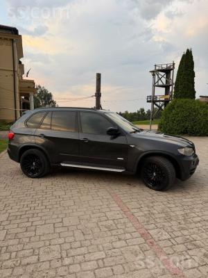 Melns BMW X5 2010 Rīga, ar dzinēja tilpumu 3.00 L un nobraukumu 288 tūkst. km par 12000 €, foto 4 vietnē AUTOMOTO.COM.LV