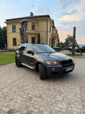 Melns BMW X5 2010 Rīga, ar dzinēja tilpumu 3.00 L un nobraukumu 288 tūkst. km par 12000 €, foto 5 vietnē AUTOMOTO.COM.LV