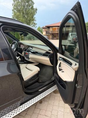 Melns BMW X5 2010 Rīga, ar dzinēja tilpumu 3.00 L un nobraukumu 288 tūkst. km par 12000 €, foto 11 vietnē AUTOMOTO.COM.LV
