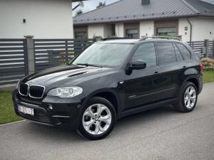 Black BMW X5 2010 in Jelgava, with an engine capacity of 3.00 L and mileage of 309 thousand km for 10200 €, photo  on AUTOMOTO.COM.LV