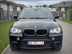 Black BMW X5 2010 in Jelgava, with an engine capacity of 3.00 L and mileage of 309 thousand km for 10200 €, photo 6 on AUTOMOTO.COM.LV