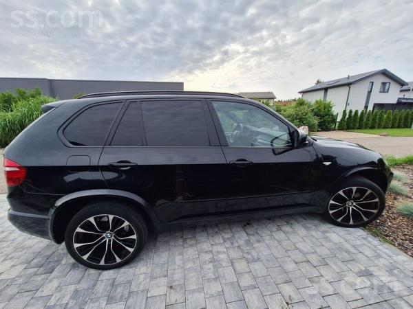Melns BMW X5 2010 Rīga, ar dzinēja tilpumu 3.00 L un nobraukumu 330 tūkst. km par 11220 €, foto 9 vietnē AUTOMOTO.COM.LV