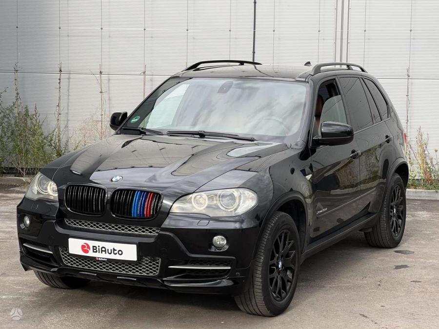 Black BMW X5 2010 in Utena, with an engine capacity of 2.99 L and mileage of 335 thousand km for 8950 €, photo 11 on AUTOMOTO.COM.LV